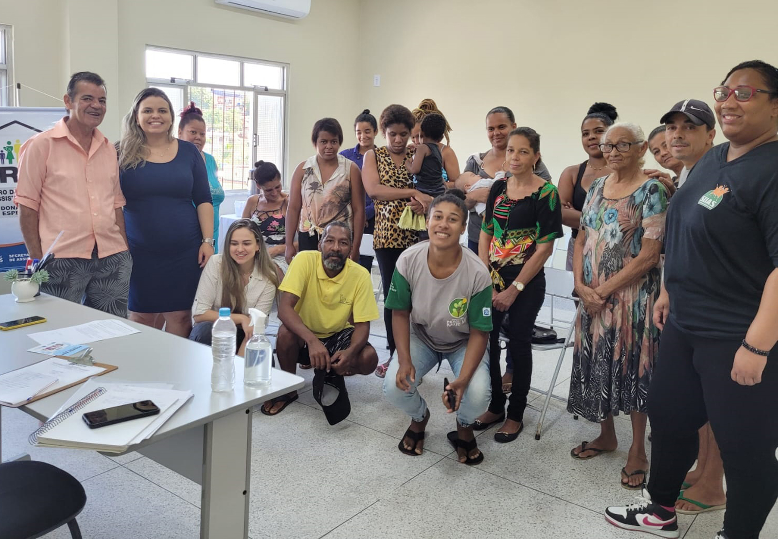 ASSISTÊNCIA SOCIAL: OFICINA COM OS USUÁRIOS DO SERVIÇO DE PROTEÇÃO E ...